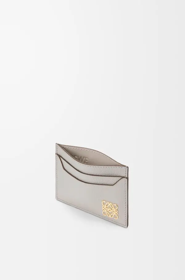 Loewe Anagram Plain Cardholder In Pebble Grained Leather Skin - Light Ghost Grey