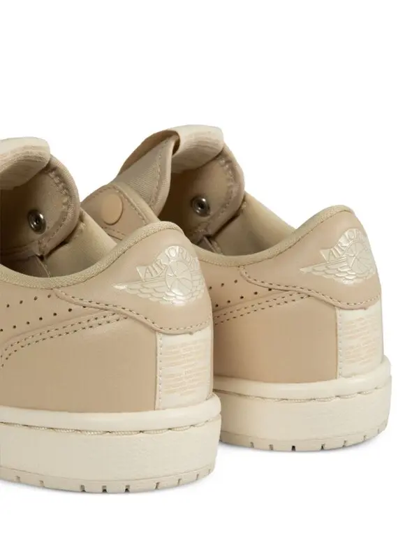 JORDAN Air 1 Low Sneakers - Brown