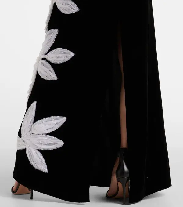 Costarellos Floral Appliqué Crêpe Gown