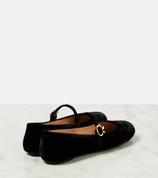 GIANVITO ROSSI Carla Velvet Ballet Flats With Buckle Fastening - Black