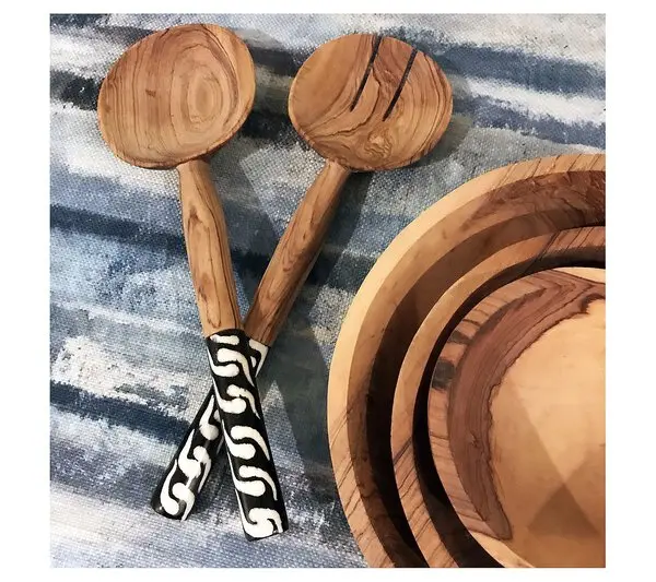 GLOBAL CRAFTS Olive Wood Serving Set With Batik Bone Handles