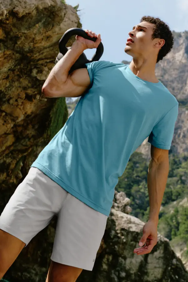 Alo Yoga Triumph T-shirt - Blue Breeze