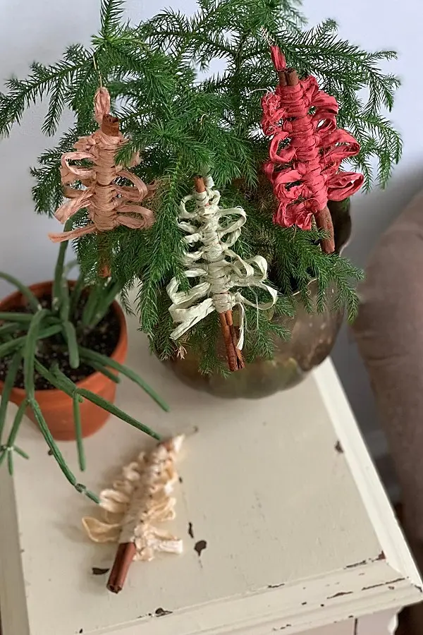 MACRAMÉ BY MONDAY Recycled Sari Silk Tree Ornaments - Mint
