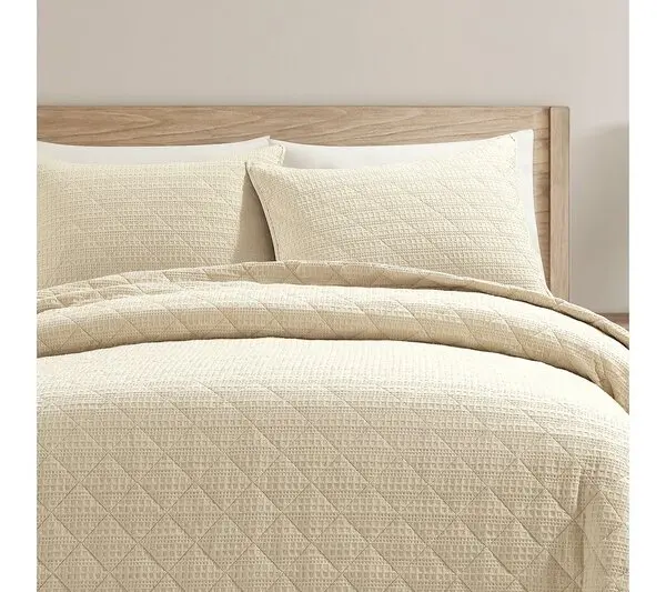 LUSH DECOR Haniya Solid Waffle Quilt 3pc Set Ki Ng