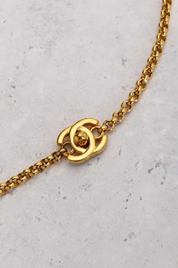 Chanel 1996 Cc Turnlock Swing Necklace