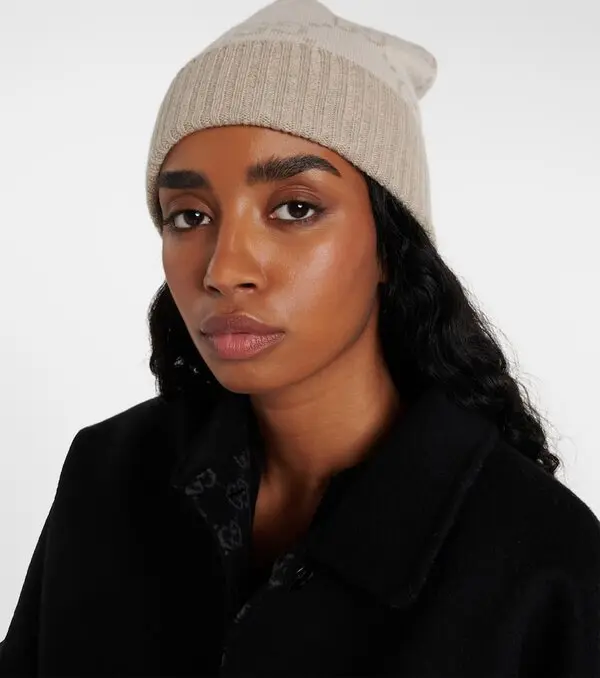 Gucci Gg Cashmere Jacquard Beanie - White