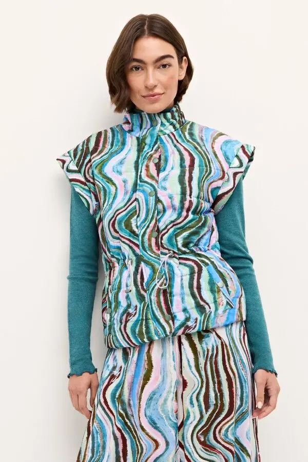 MARIE OLIVER Lyndon Vest