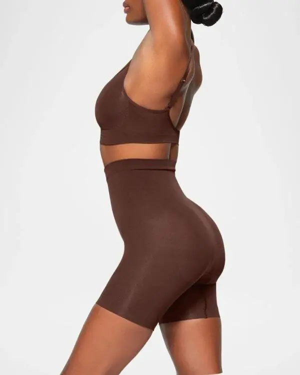 SKIMS Seamless Sculpt Mid-thigh Shorts - Cocoa