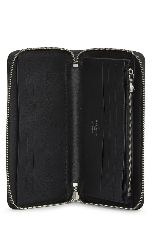 LOUIS VUITTON Taiga Zippy Organizer