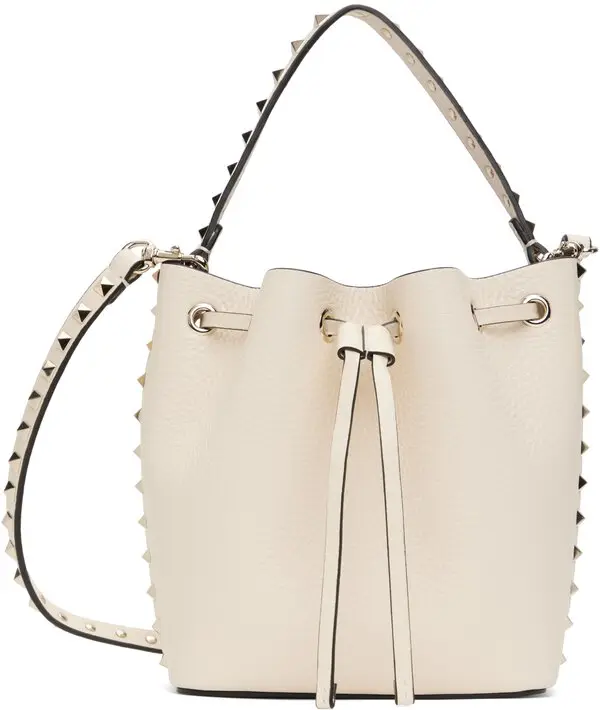 Valentino Garavani Rockstud Grainy Calfskin Bucket Bag I16 Light