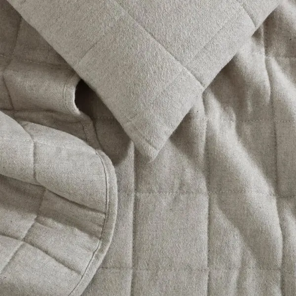 Calvin Klein Melange Flannel Quilt, Queen - Natural