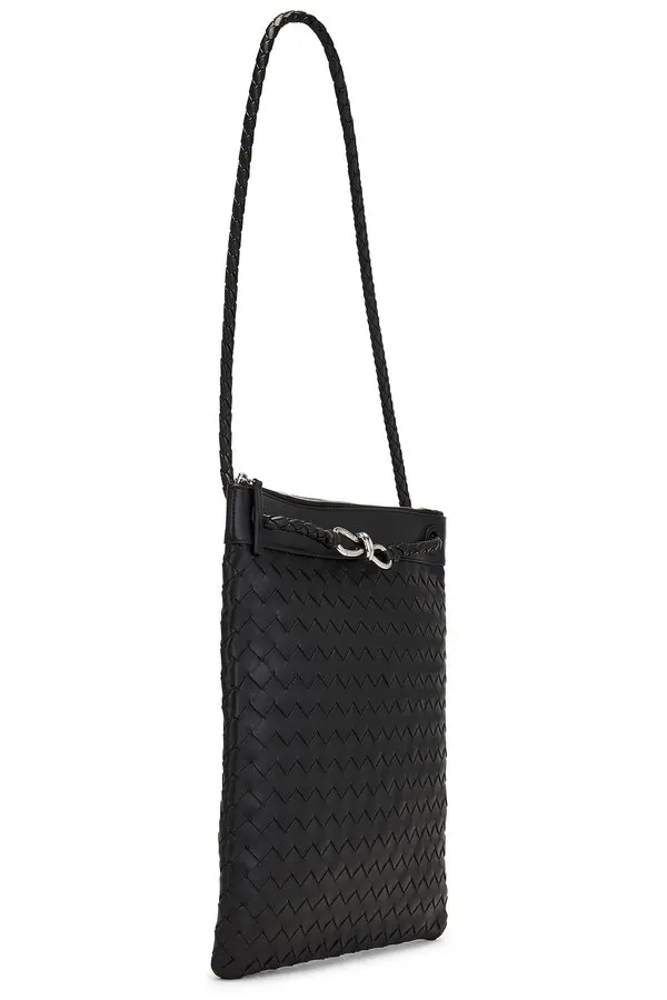 Bottega Veneta Flat Andiamo Messenger Avenue Stitch - Black