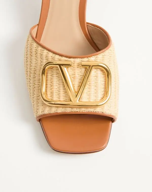 Valentino Garavani Vlogo Signature Raffia Slide Sandals - Beige