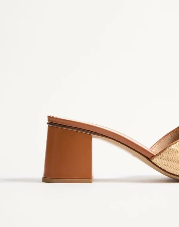 Valentino Garavani Vlogo Signature Raffia Slide Sandals - Beige