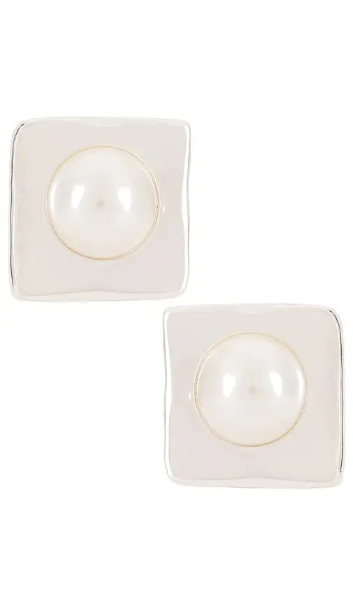 Retrofete Nikki Pearl Earrings - Silver & Pearl