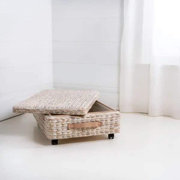 HAPPIMESS Chett Minimalist Hand-woven Hyacinth/wood Underbed Storage Bin With Wheels And Handles - White Wash