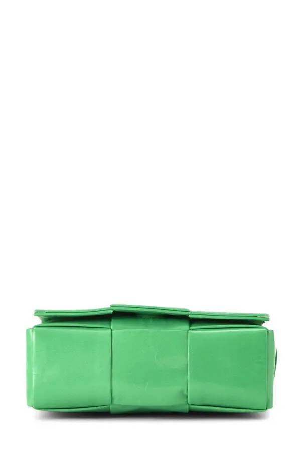 Bottega Veneta Maxi Cassette Crossbody - Green