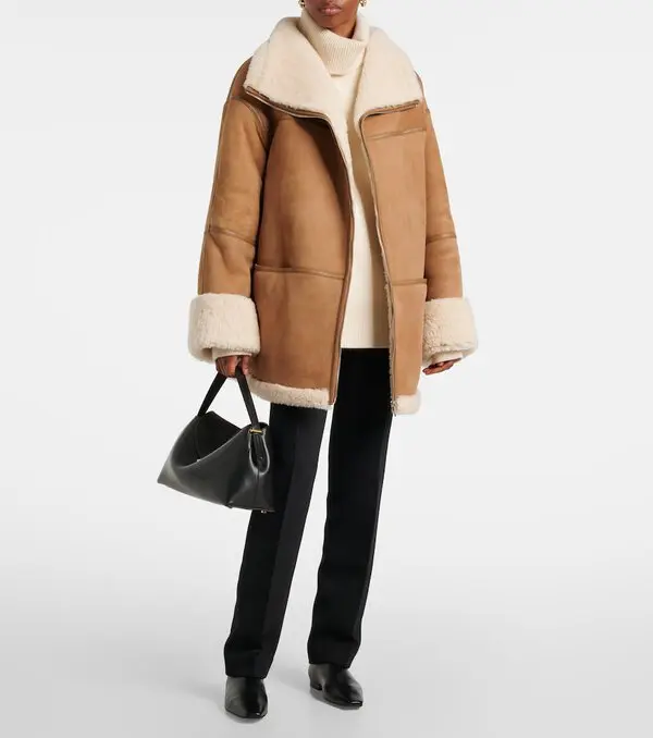 TOTEME Leather Chelsea Boots