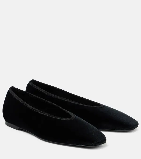 TOTEME Minimalist Velvet Ballet Flats - Black