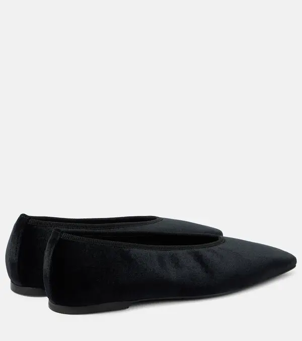 TOTEME Minimalist Velvet Ballet Flats - Black