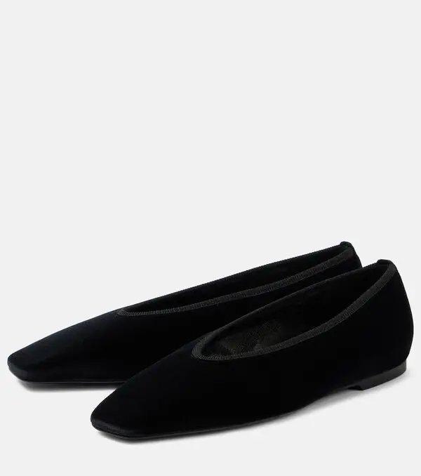 TOTEME Minimalist Velvet Ballet Flats - Black