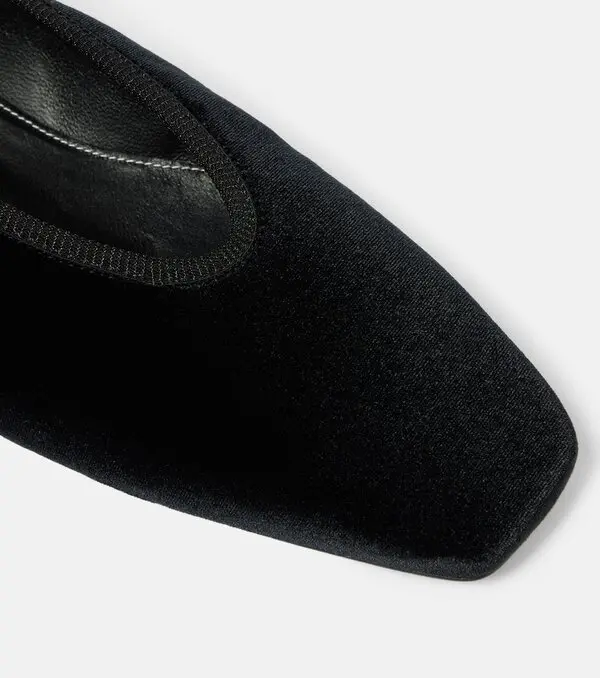 TOTEME Minimalist Velvet Ballet Flats - Black