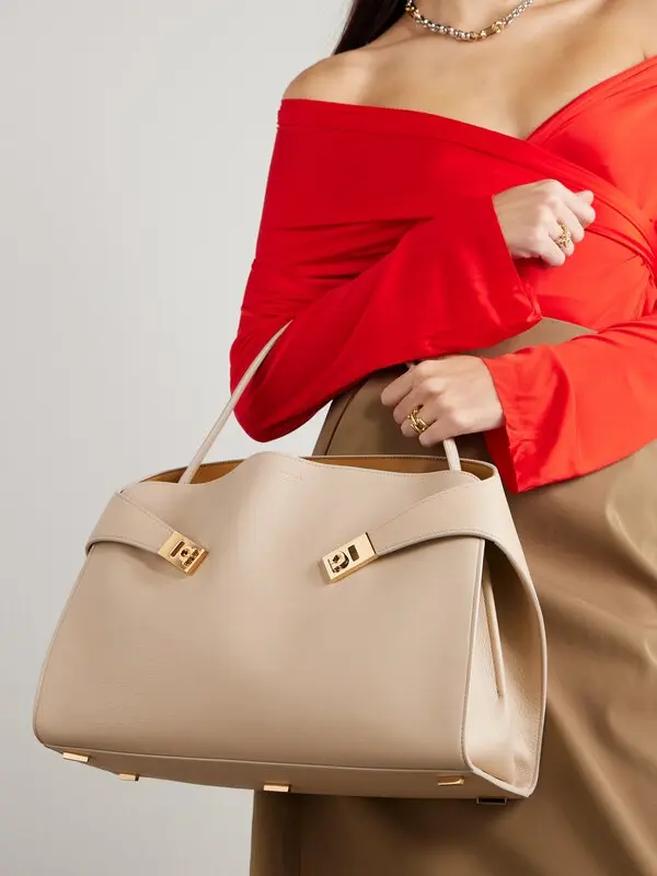 FERRAGAMO Hug Medium Leather Tote