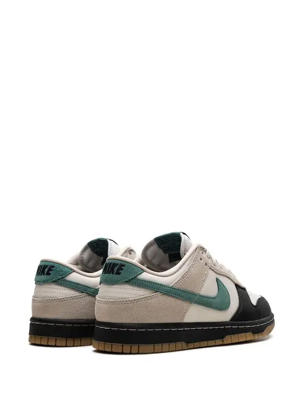 Nike Dunk Low Sneakers