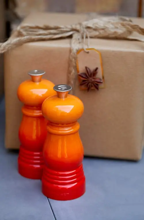 LE CREUSET Classic Petite Salt & Pepper Mill Set - Flame