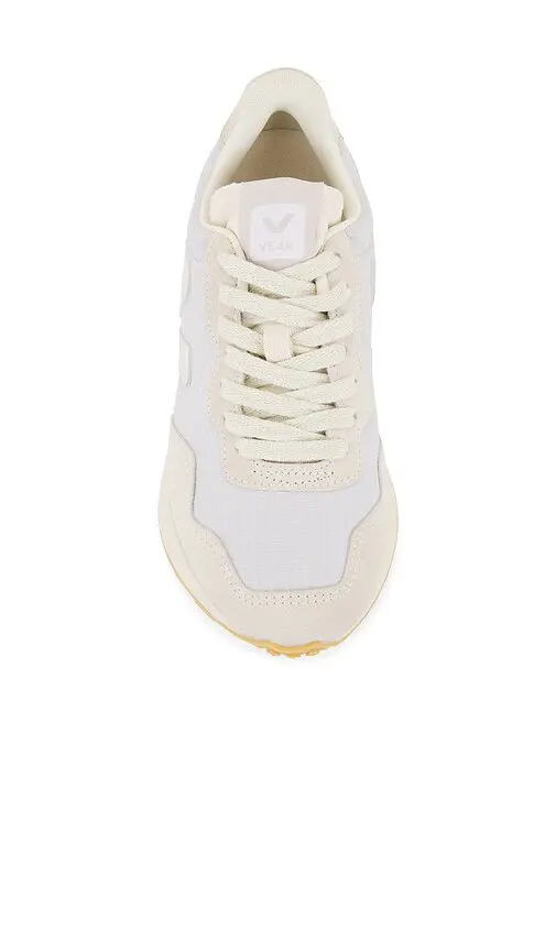 VEJA Paulistana Sneakers - Pearl & Pierre