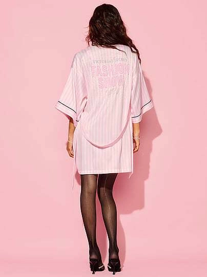Victoria's Secret Signature Satin Short Piped Robe - Print
