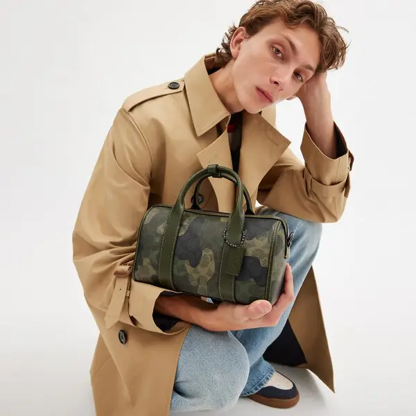 ショルダーバッグ Gotham Duffle Bag 24 In Signature Camo Print Coach Gotham Duffle 24 In Signature Camo Print In Green