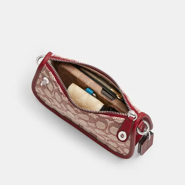 COACH Swinger Bag 20 In Signature Jacquard