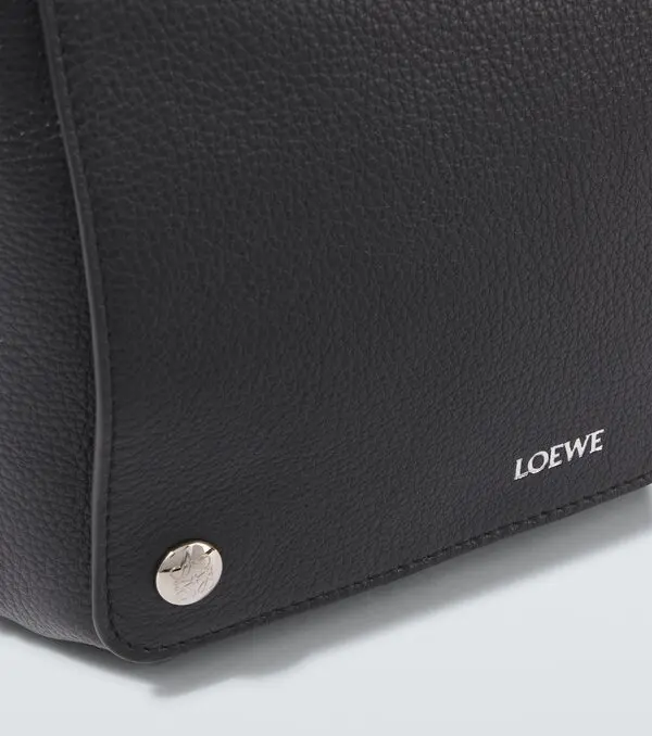 Loewe Pebble Medium Leather Shoulder Bag - Black