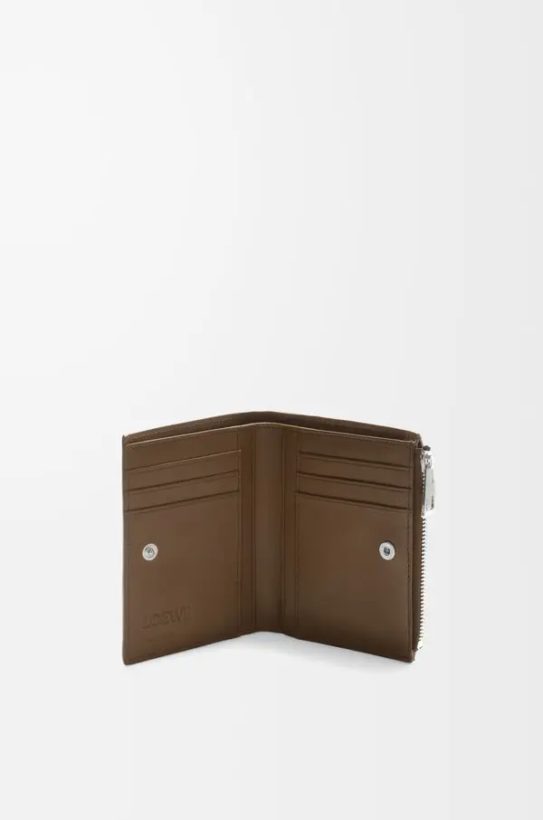 Loewe Slim Compact Wallet In Deerskin - Tundra