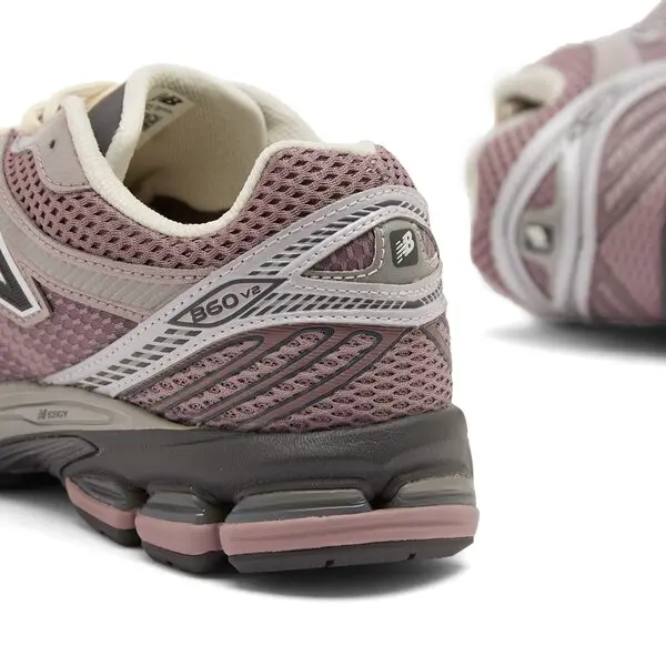 NEW BALANCE 860v2 Sneaker