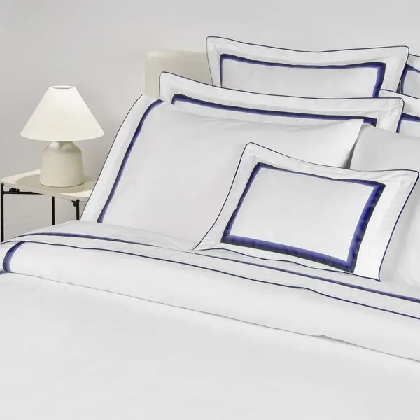 AMALIA HOME COLLECTION Lagos Gradient Egyptian Cotton Sateen Flat Sheet, King - White/navy