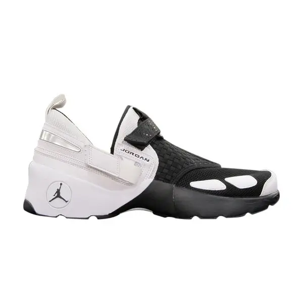 JORDAN Trunner Lx Sneakers - Black