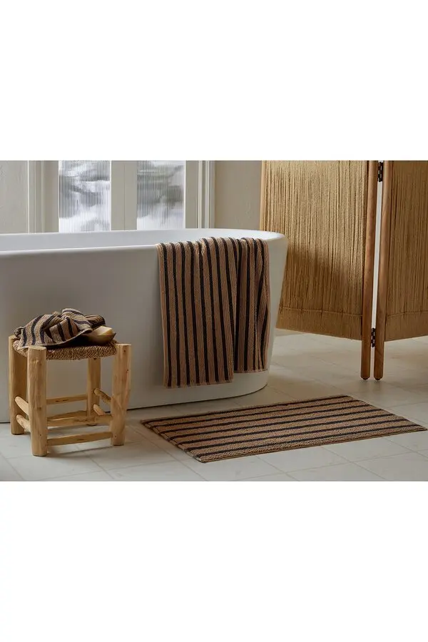 PARACHUTE Organic Resort Stripe Tub Mat In Brown