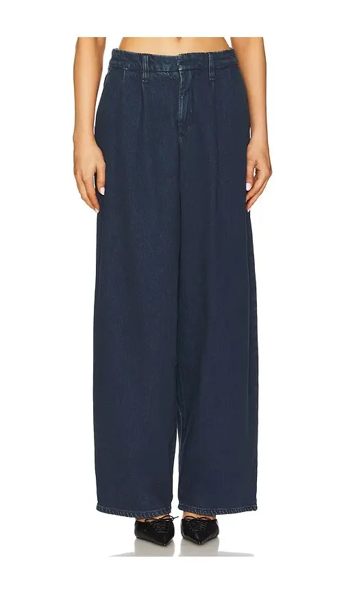 Good American 90s Pleated Trouser Jeans