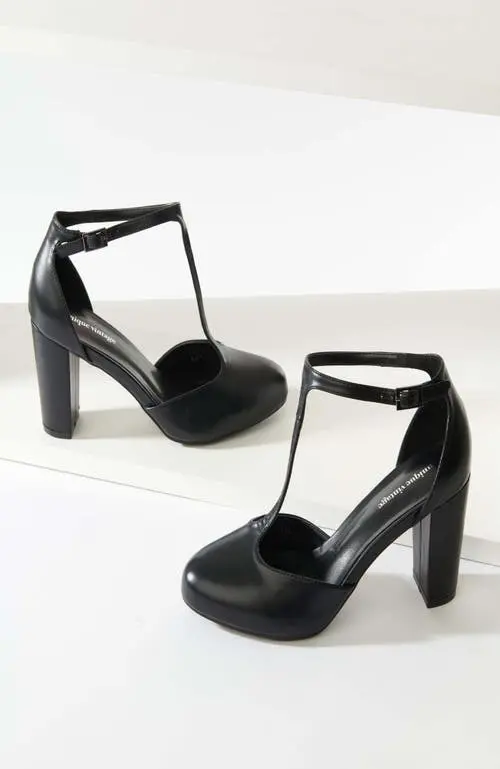 Unique Vintage Leatherette Astaire Pumps