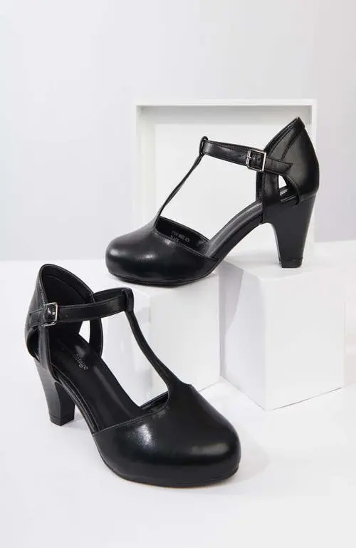Unique Vintage 1920s Leatherette T-strap Roxy Pumps - Black