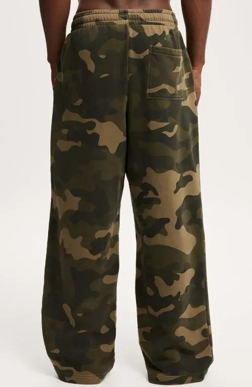 COTTON ON Super Baggy Track Pant - Camo Green Wash