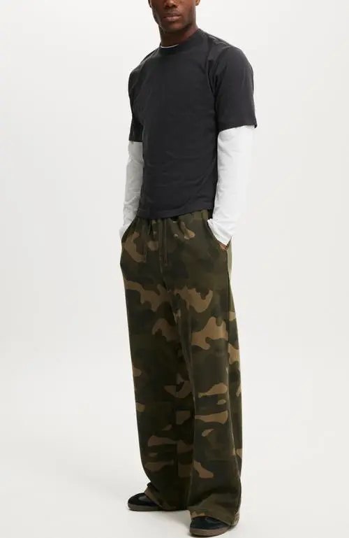 COTTON ON Super Baggy Track Pant - Camo Green Wash