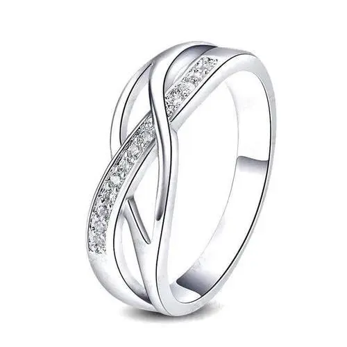 DLORIA Hollywood Sensation Crystal Braided Ring
