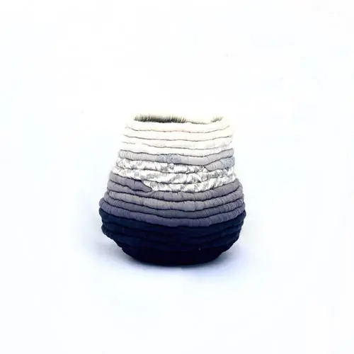 LITTLE NDABA Ngongo Pot - White/black