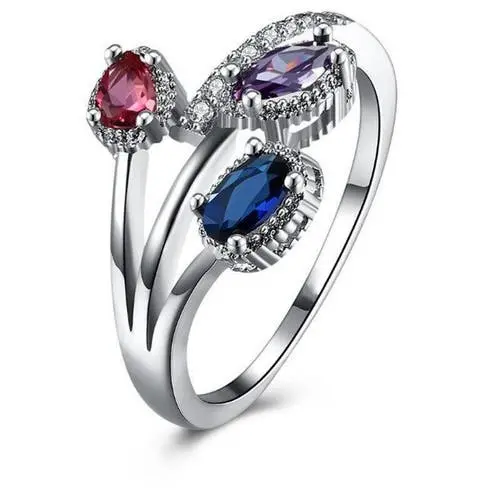 DLORIA Hollywood Sensation Flower Ring With Cubic Zirconia - Silver