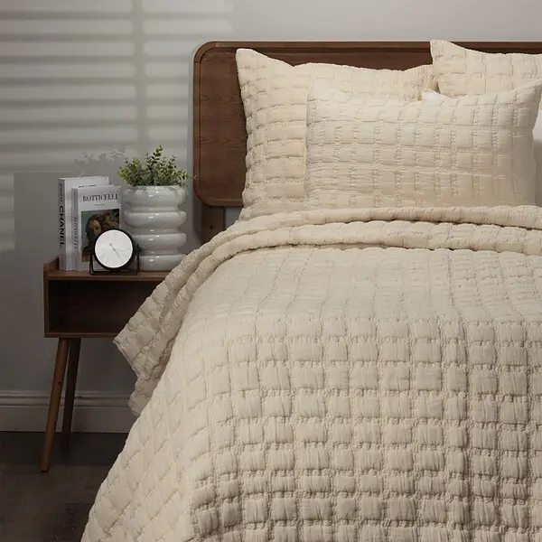 AMITY HOME Claudia Quilt, Queen - Ivory