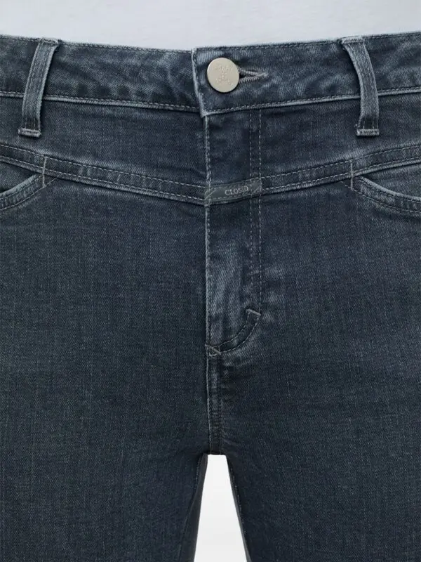 Closed Pusher Jeans