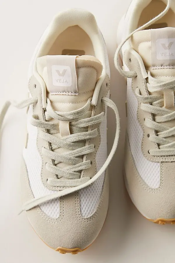 VEJA Rio Branco Ii Sneakers - White/pierre
